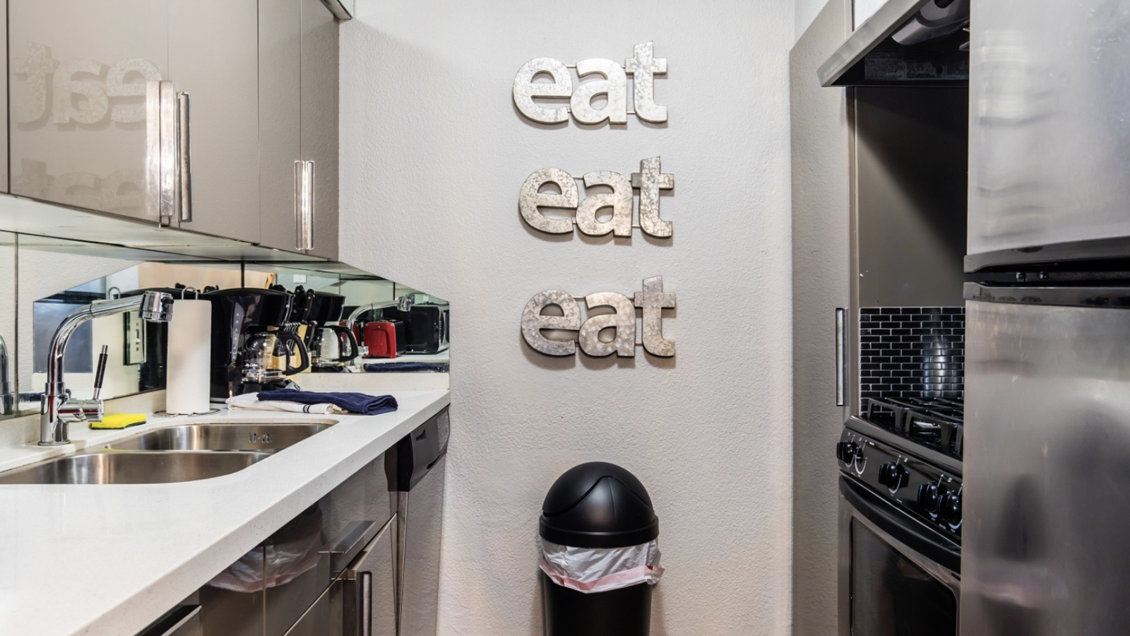 London | East Dallas Collection