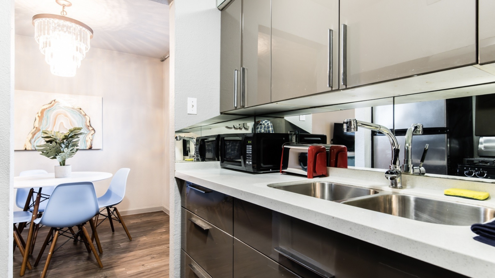 London | East Dallas Collection