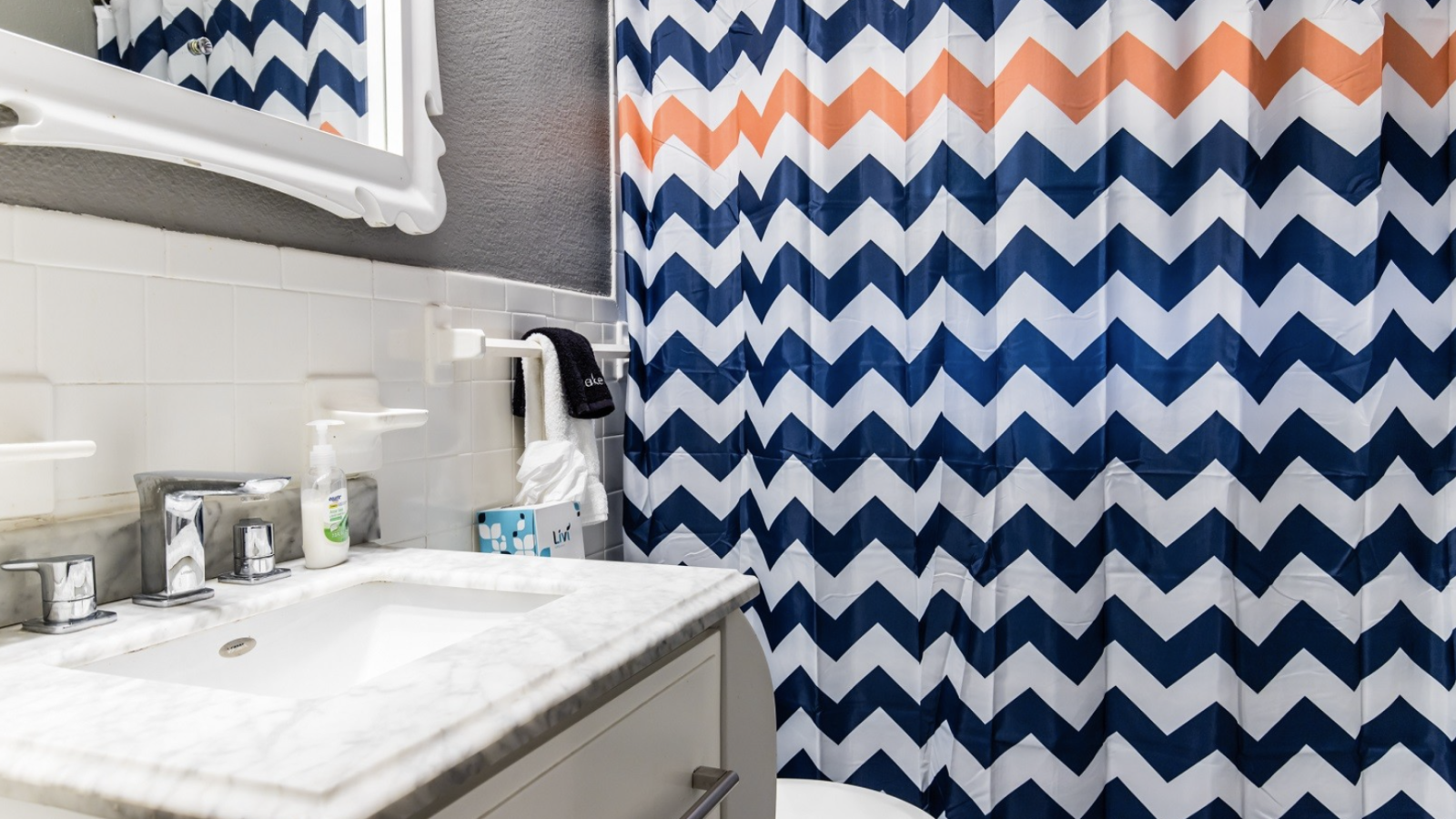 London | East Dallas Collection