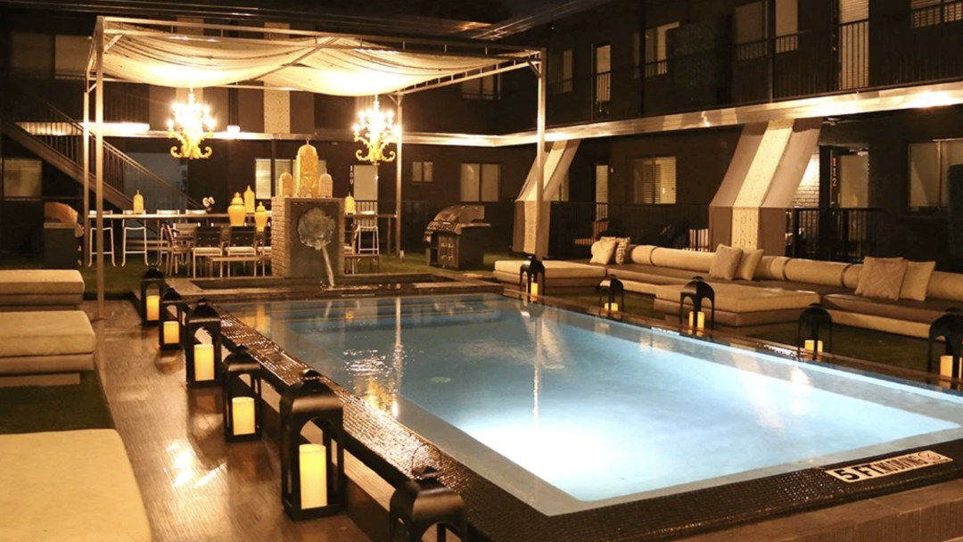 London | East Dallas Collection