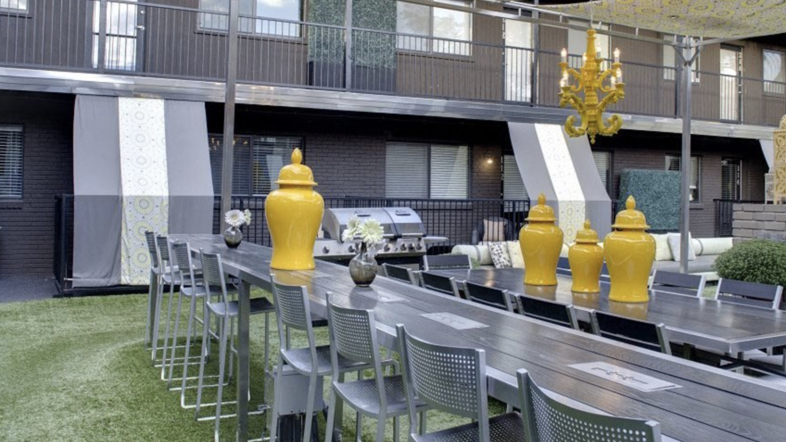 London | East Dallas Collection